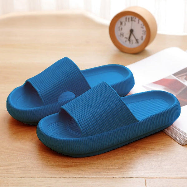 Cloudy™ Comfy Soft Slippers – Queen Curves